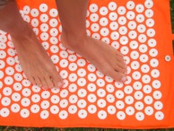 Die ORIGINALE Re-Lax Akupressurmatte oder Anti-Stress-Matte, bekannt ...